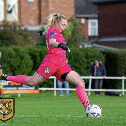 Specialised Goalkeeper Training For Female Goalkeepers – J4K SPORTS